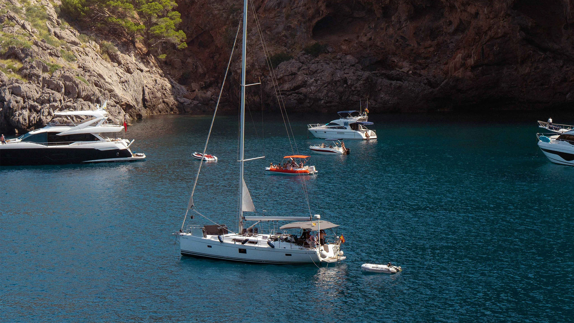 Mallorca Sailing & Boating Tours – Private & Small Group Coastal Adventures